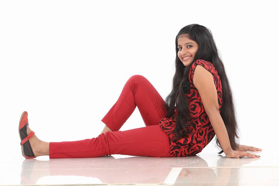 Baby Nayanthara Stills-Images-Gallery-Nayanthara Chakravarthy-Onlookers ...