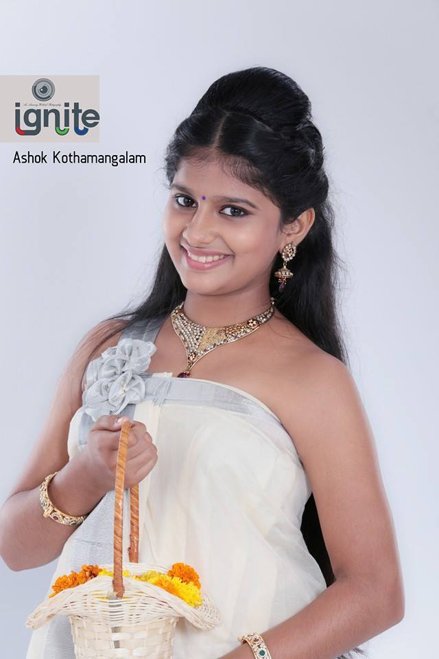 Baby Nayanthara Stills-Images-Gallery-Nayanthara Chakravarthy-Onlookers ...