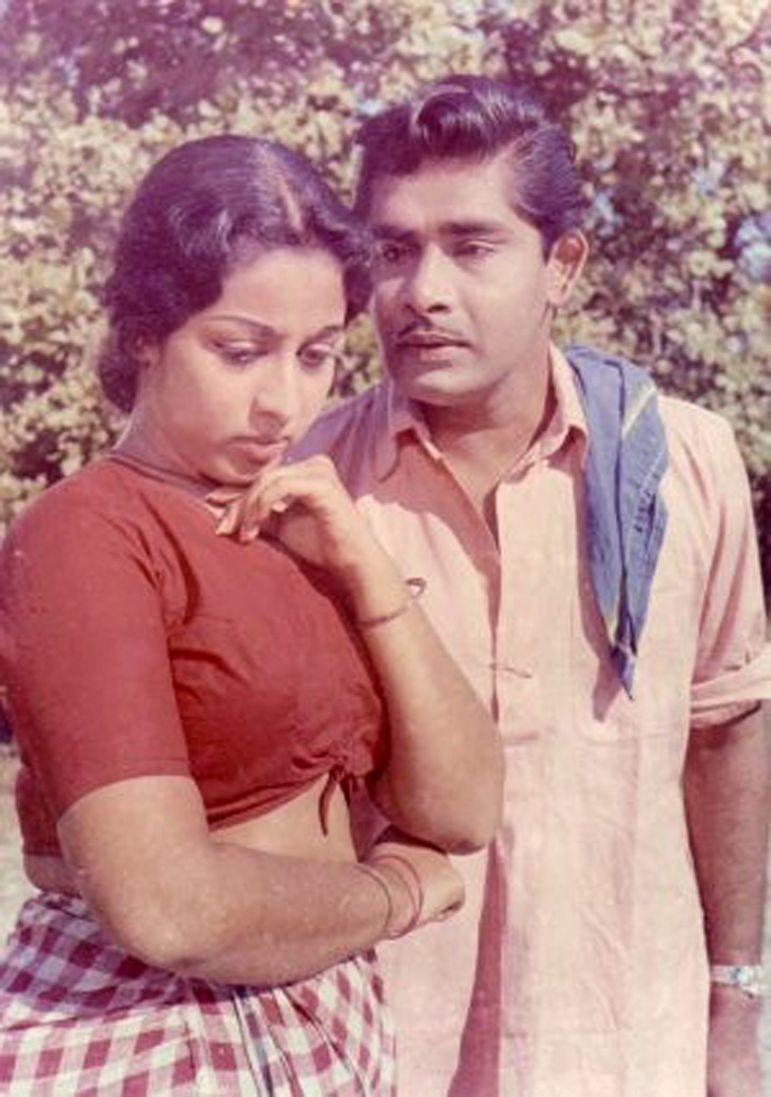 Chemmeen Movie Stills-Gallery-Photos-Madhu-Sathyan-Sheela-Onlookers ...