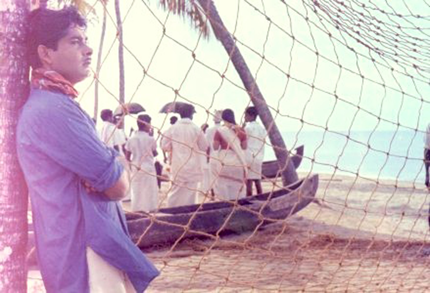 Chemmeen Movie Stills-Gallery-Photos-Madhu-Sathyan-Sheela-Onlookers ...