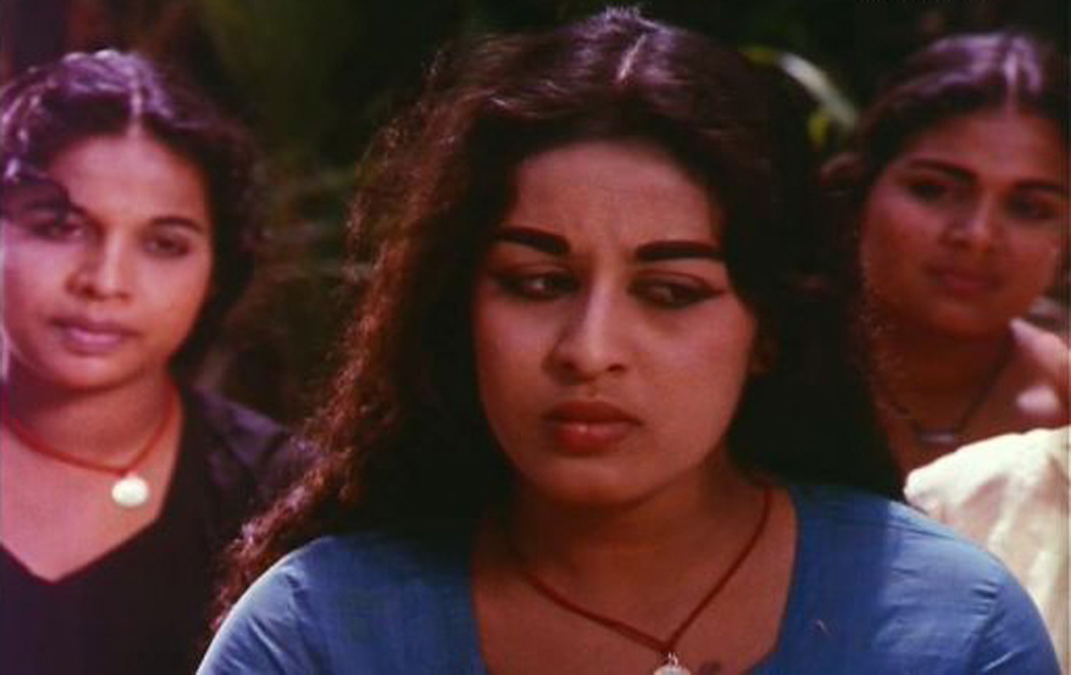 Chemmeen Movie Stills-Gallery-Photos-Madhu-Sathyan-Sheela-Onlookers ...