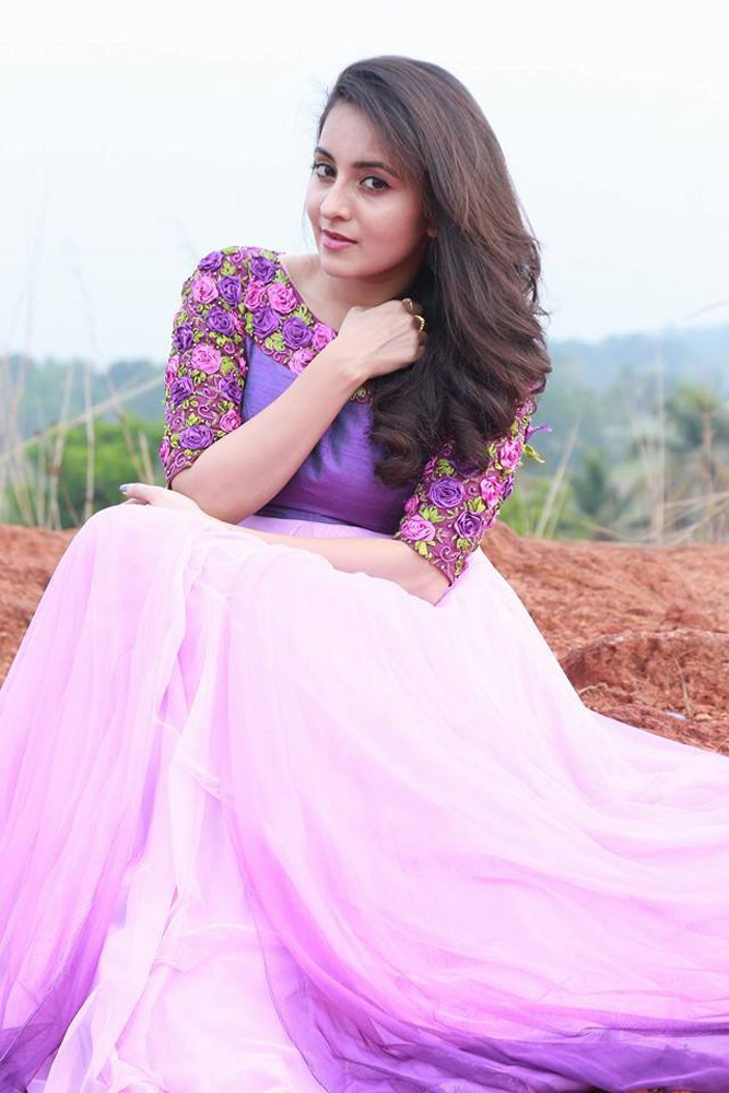Actress Bhama Latest Stills-Photos - onlookersmedia