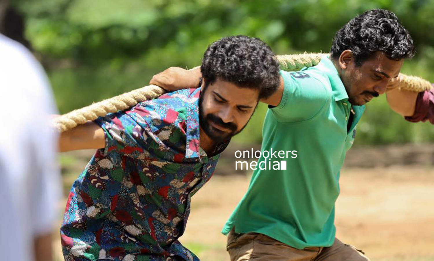 Charlie Movie Location-Stills-Photos-Dulquer Salmaan-Parvathy ...